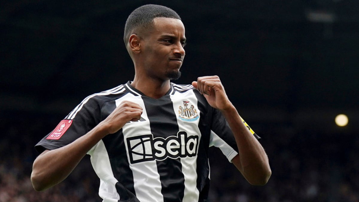 Newcastle Star Alexander Isak Makes Liverpool His Priority as Transfer ...