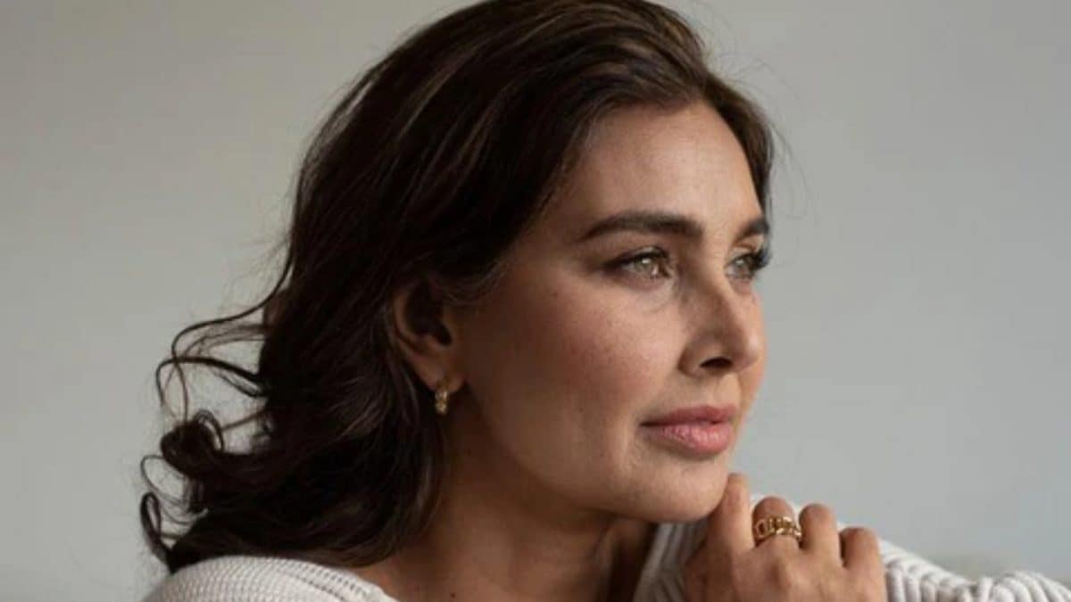 Lisa Ray Bashes Airline For Refusing Refund After Cancelling Elderly ...