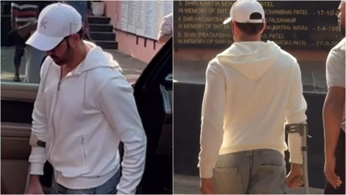 Deb Mukherjee Funeral: Injured Hrithik Roshan Arrives On Crutch To Pay ...
