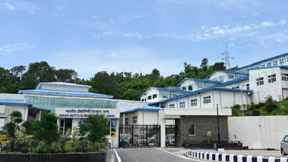 IITs Seat Expansion Could Be Done In Hybrid Mode: Faculty, Experts ...