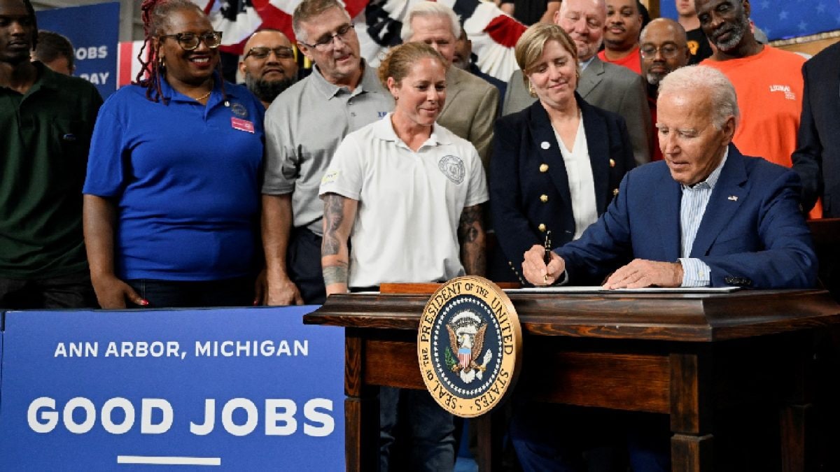 What Is An Autopen Which Trump Claims Was Allegedly Used To Sign ...