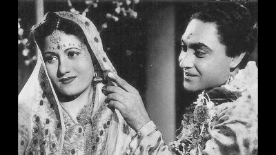 Bollywood's First Blockbuster: Ran For 200 Weeks, Made Rs 1 Crore In ...