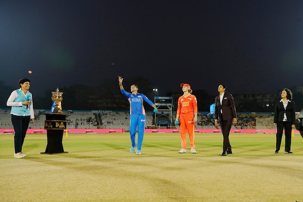 WPL 2025: Mumbai Indians Rout Gujarat Giants To Reach Final As Hayley ...