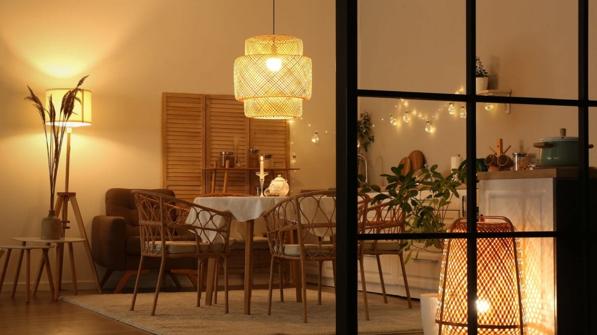 How to Use Lighting to Make Small Spaces Feel Larger - Alcuse.com