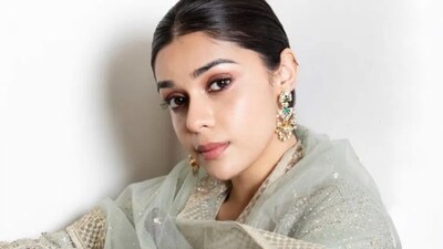 Eisha Singh On Fans Celebrating Her 10-Year Journey In Showbiz: 'Want ...