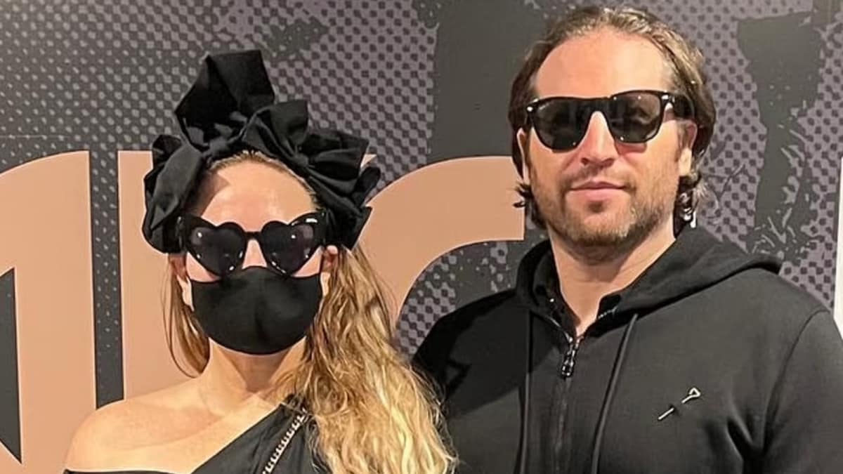 Singer Sia ‘Secretly’ Welcomed Baby No. 3 With Dan Bernad Last Year ...