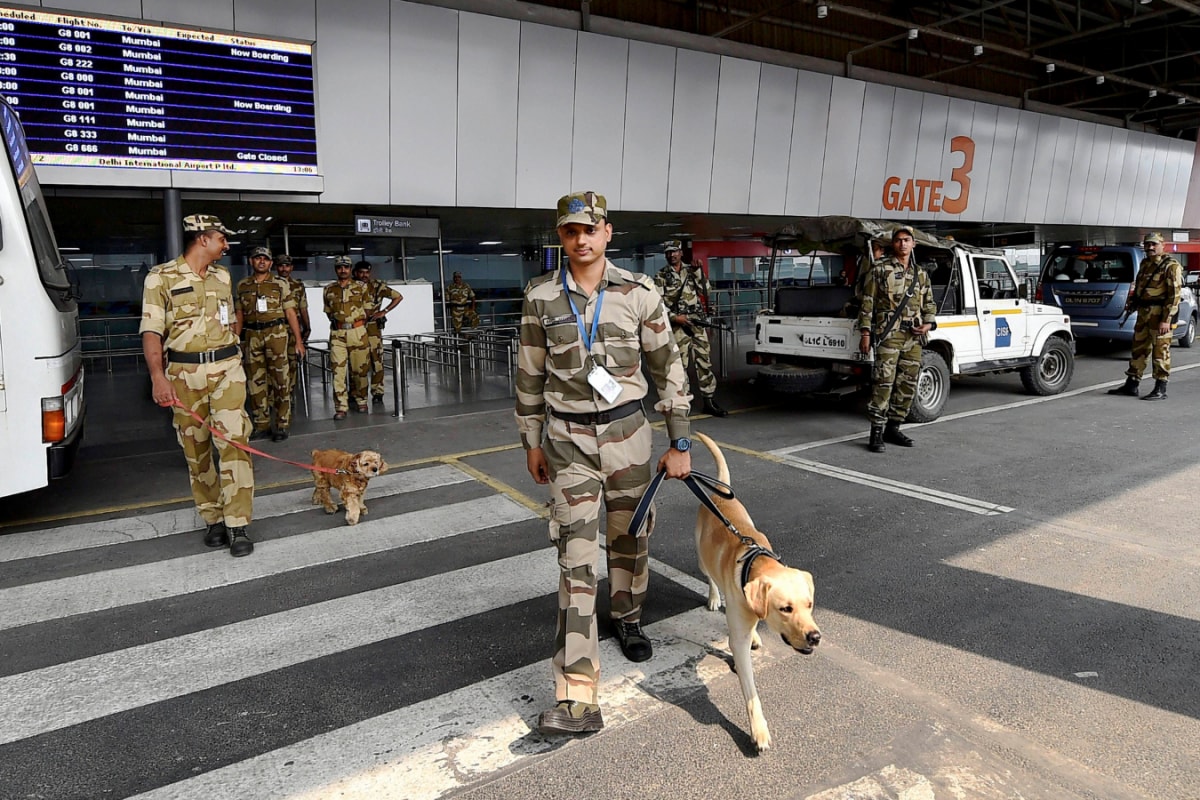 VVIPs bypass security lines at Indian airports | News Minimalist
