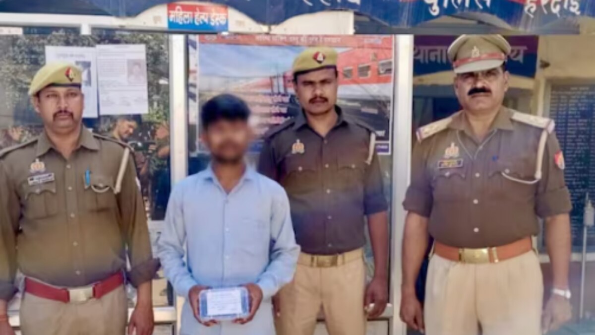 Coach Attendant Arrested While Distributing Bedding Among Passengers ...