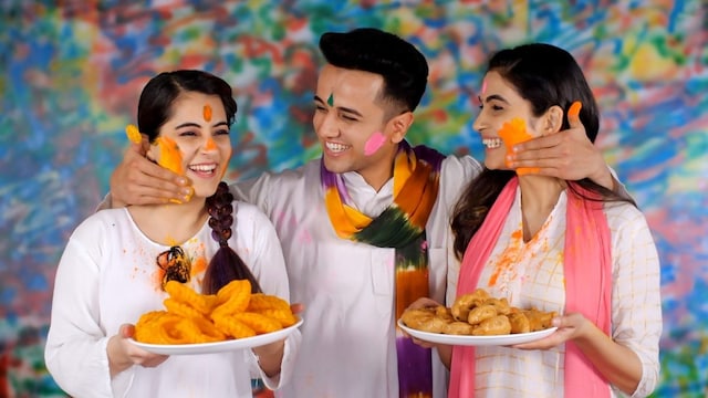 Eco-Friendly Holi 2025: How To Celebrate Without Harming The ...