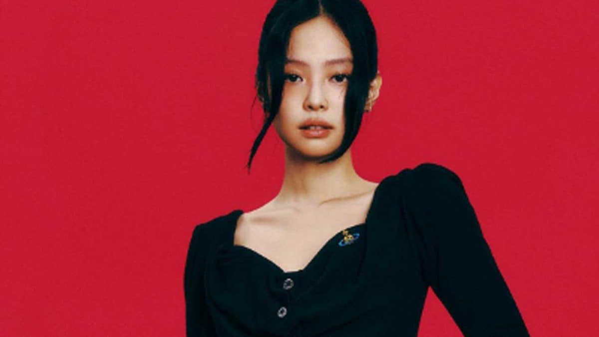 BLACKPINK’s Jennie Tears Up While Performing Twin, Fans Speculate It’s ...