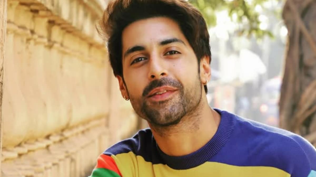 Akshay Dev Bindra Suffers Hairline Fracture On Kumkum Bhagya Sets ...