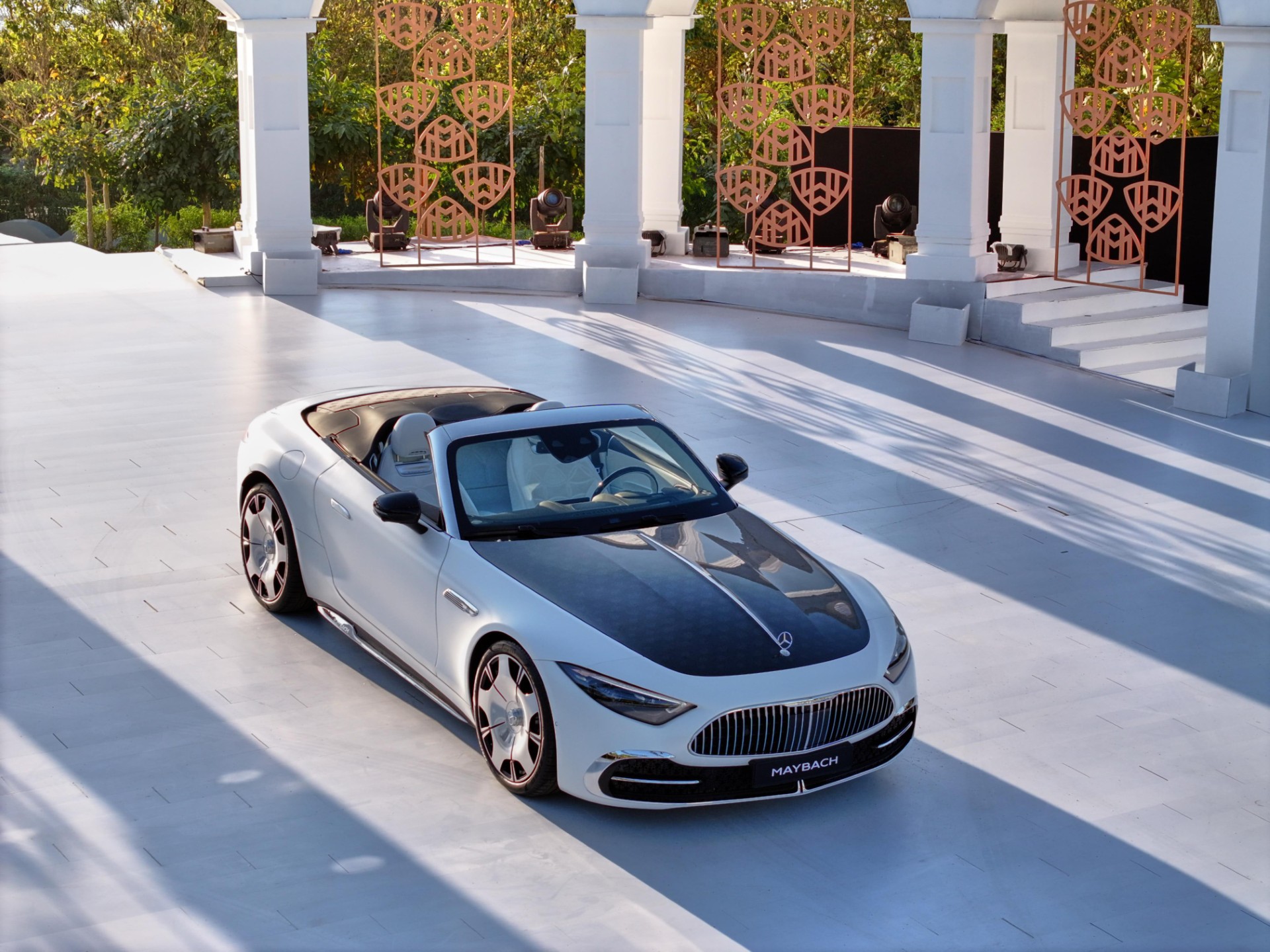 Mercedes Expands Ultra Luxury Portfolio, Launches Maybach SL 680 ...