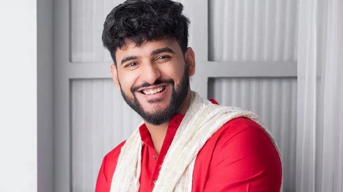 Abhishek Malhan Gifts House To A Needy Family, Internet Calls Him ‘Man ...