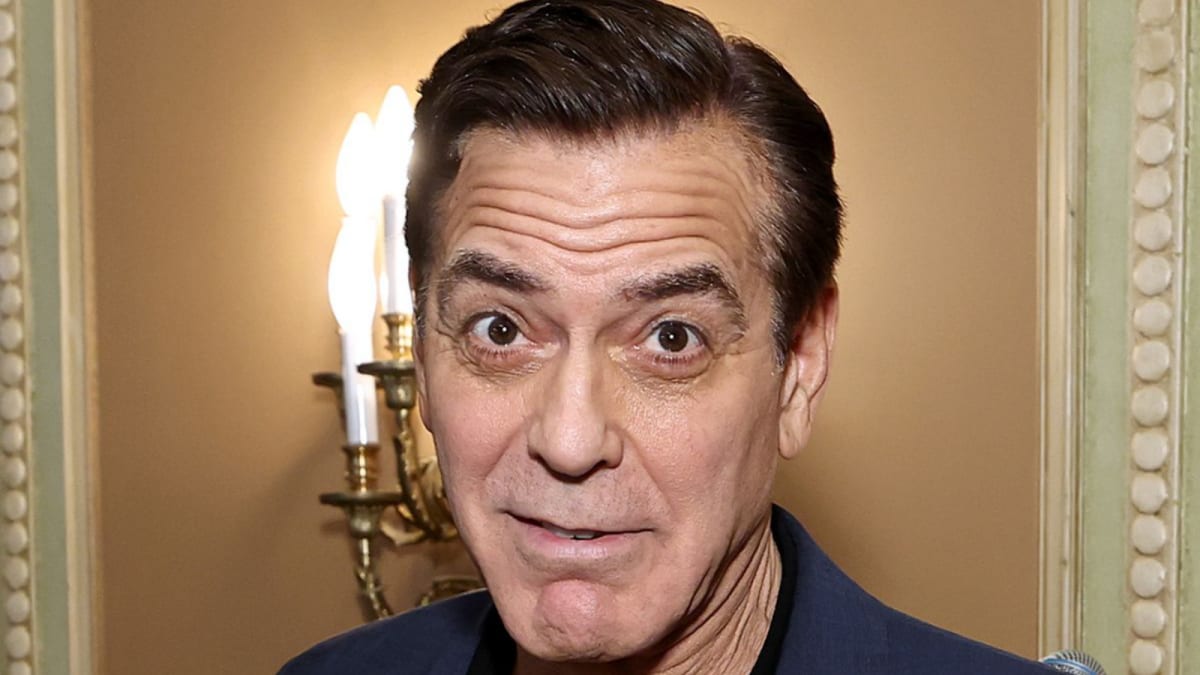 George Clooney Cracks A Joke About His Hair Colour At Sardi’s Portrait ...