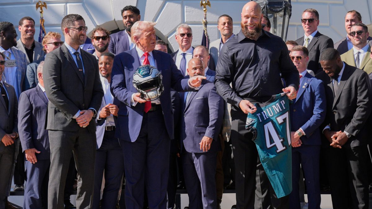 Donald Trump Salutes 'Incredible' Eagles At White House Reception ...