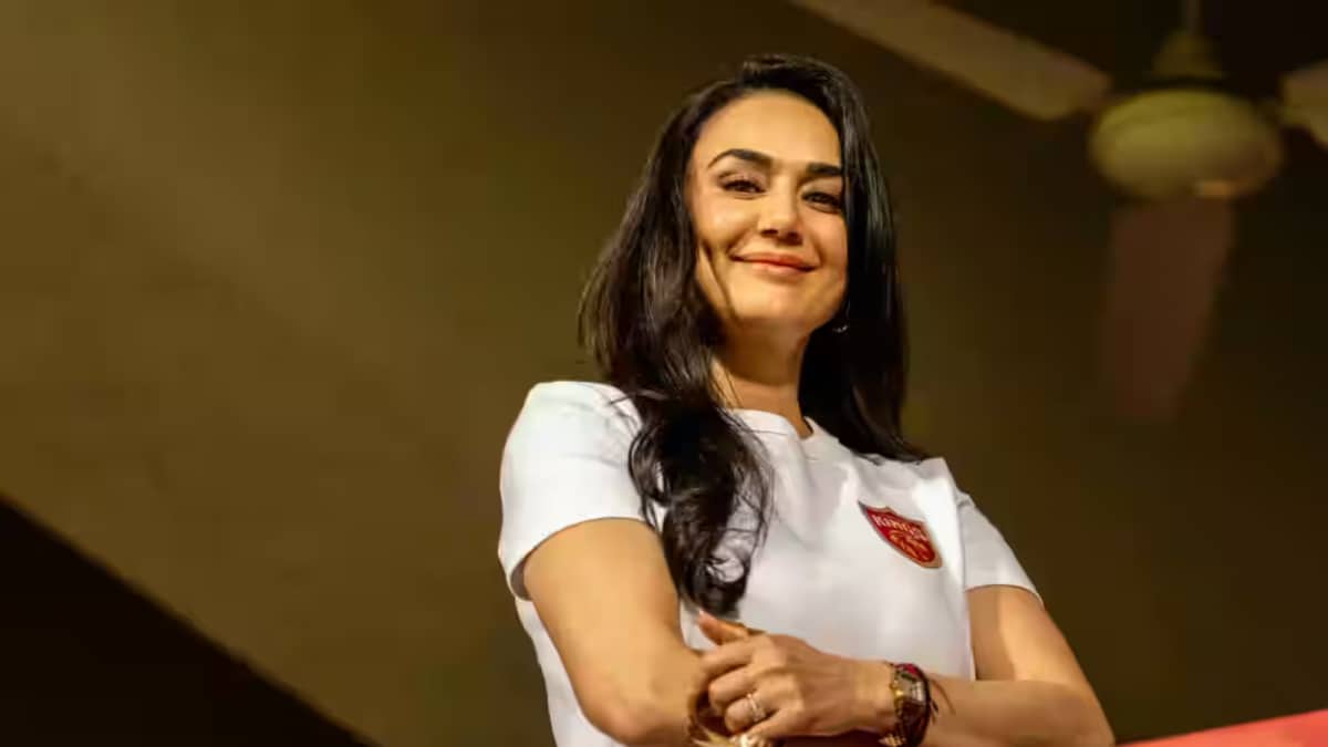 IPL 2025, RCB vs PBKS: Preity Zinta Looks Her Radiant Best As Rain Delays Toss At M. Chinnaswamy ...