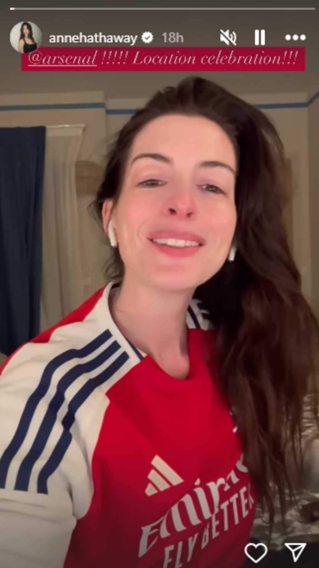 Anne Hathaway Delights Fans By Singing Arsenal’s Anthem After Their Win ...