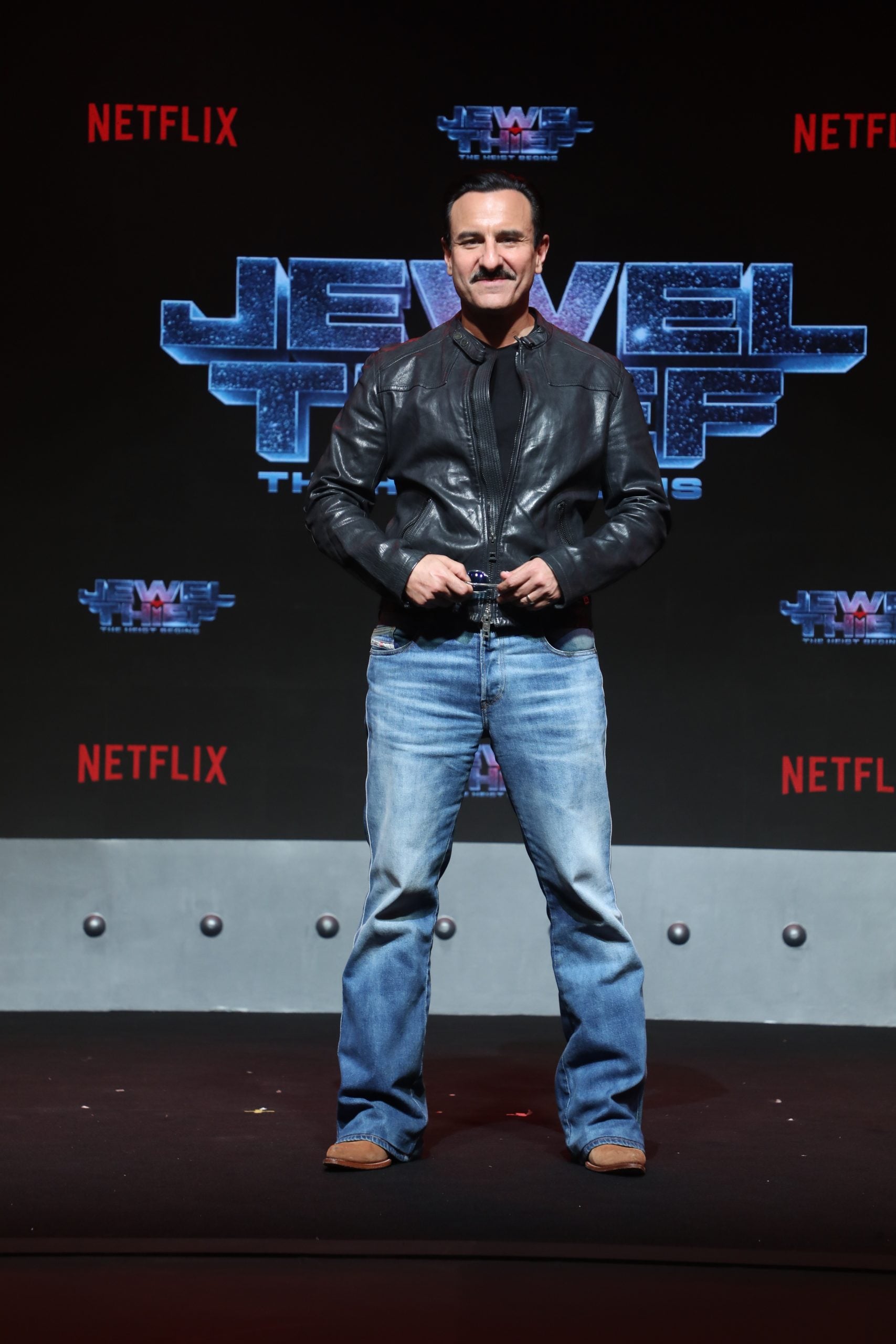 Netflix's Jewel Thief-The Heist Begins: Saif Ali Khan, Jaideep Ahlawat ...