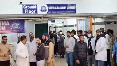 J&K: 2 Students Killed, 21 Injured After College Bus Overturns In ...