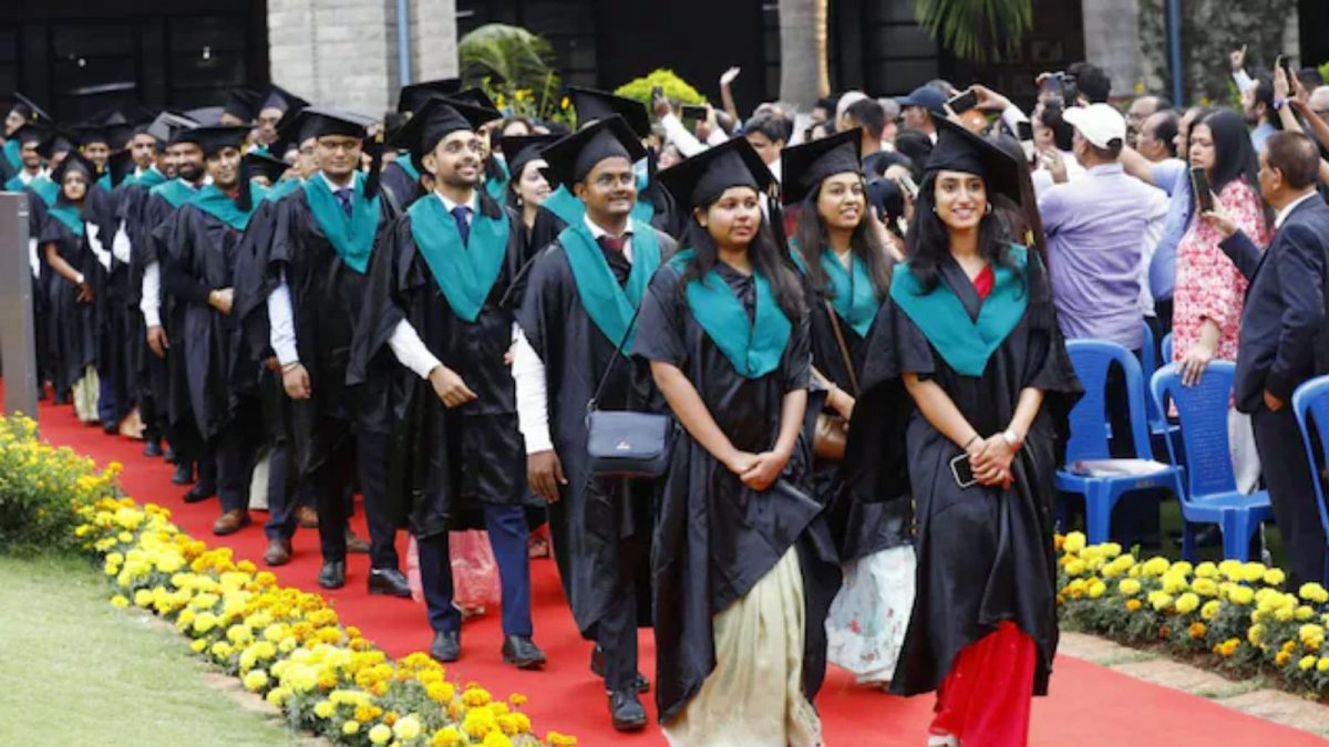 IIM Student's Rs 3.5 Lakh Per Month Internship Sparks Fresh Debate On ...