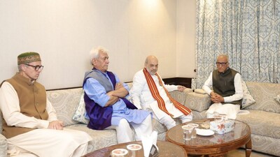 Home Minister Amit Shah Pays Tribute To Martyred DSP Humayun Bhat ...
