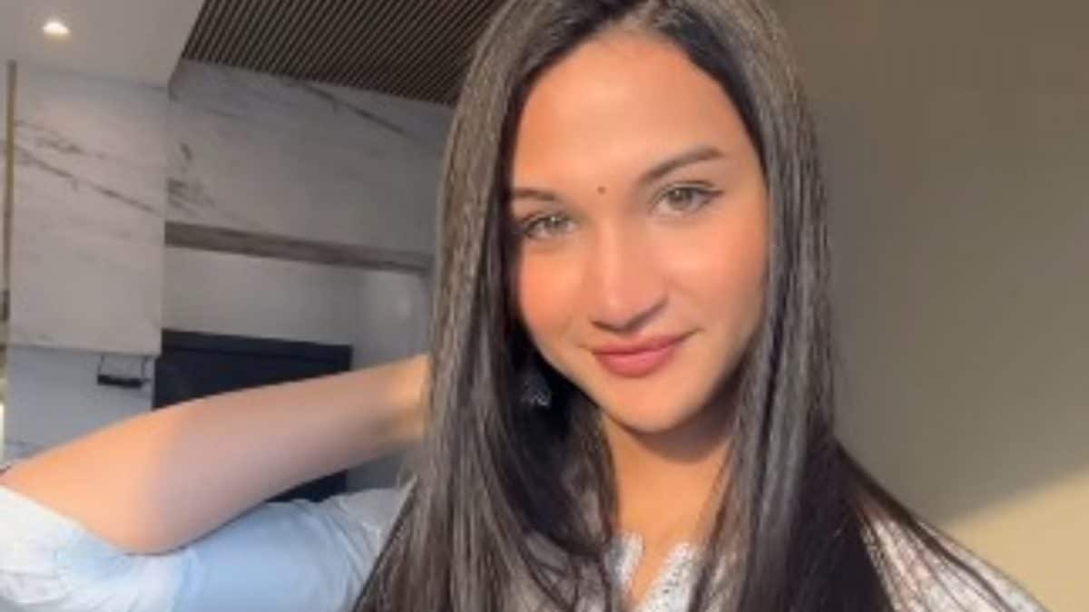 'Cricketers Sent Me Nudes,' Reveals Anaya Bangar, Sanjay Bangar's Child ...