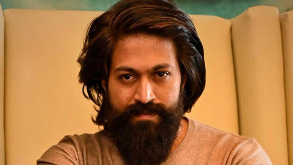 Watch: KGF Star Yash Flaunts His Oh-So-Cool Hairstyle At Mumbai Airport ...