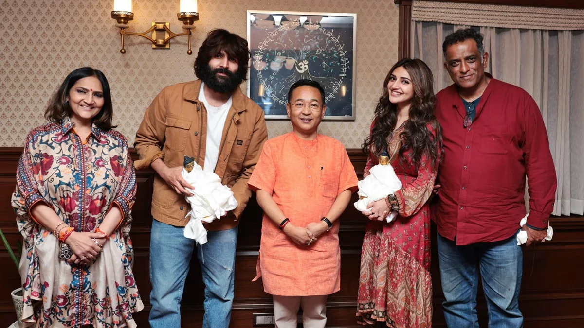 Anurag Basu, Kartik Aaryan, Sreeleela Meet Sikkim CM Prem Singh Tamang ...