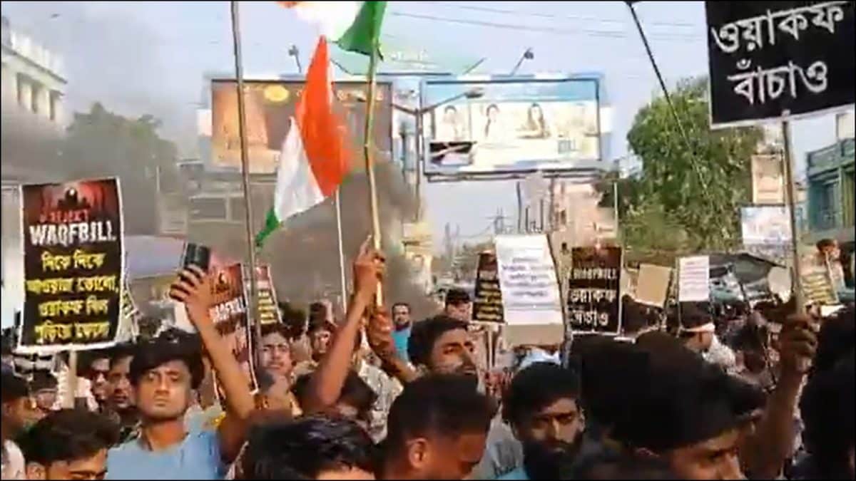 Stones Hurled, Police Cars Set Ablaze As Waqf Protests Turn Violent In ...