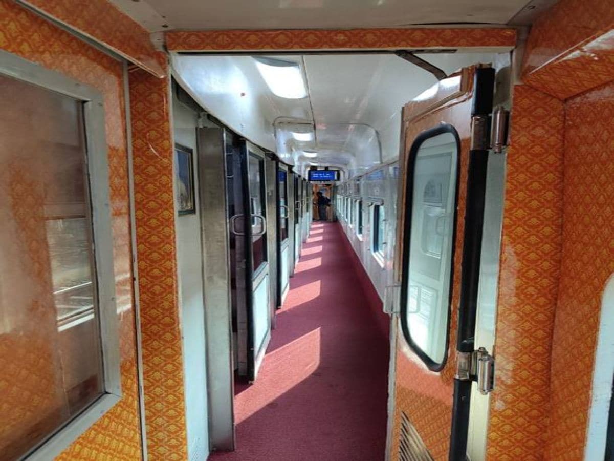Passenger’s Seat Sold Off? TTE Dismissed From Tejas Rajdhani Express