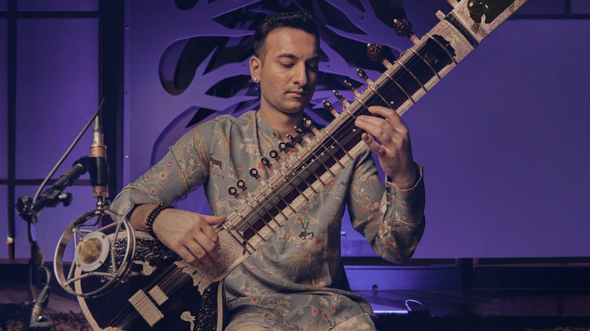 Rishab Rikhiram Sharma Casts A Musical Spell At Historic Rudra Yagya In ...