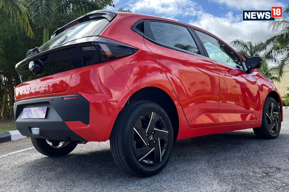 Tata Altroz Facelift in Pics: See Design, Features, Road Presence ...