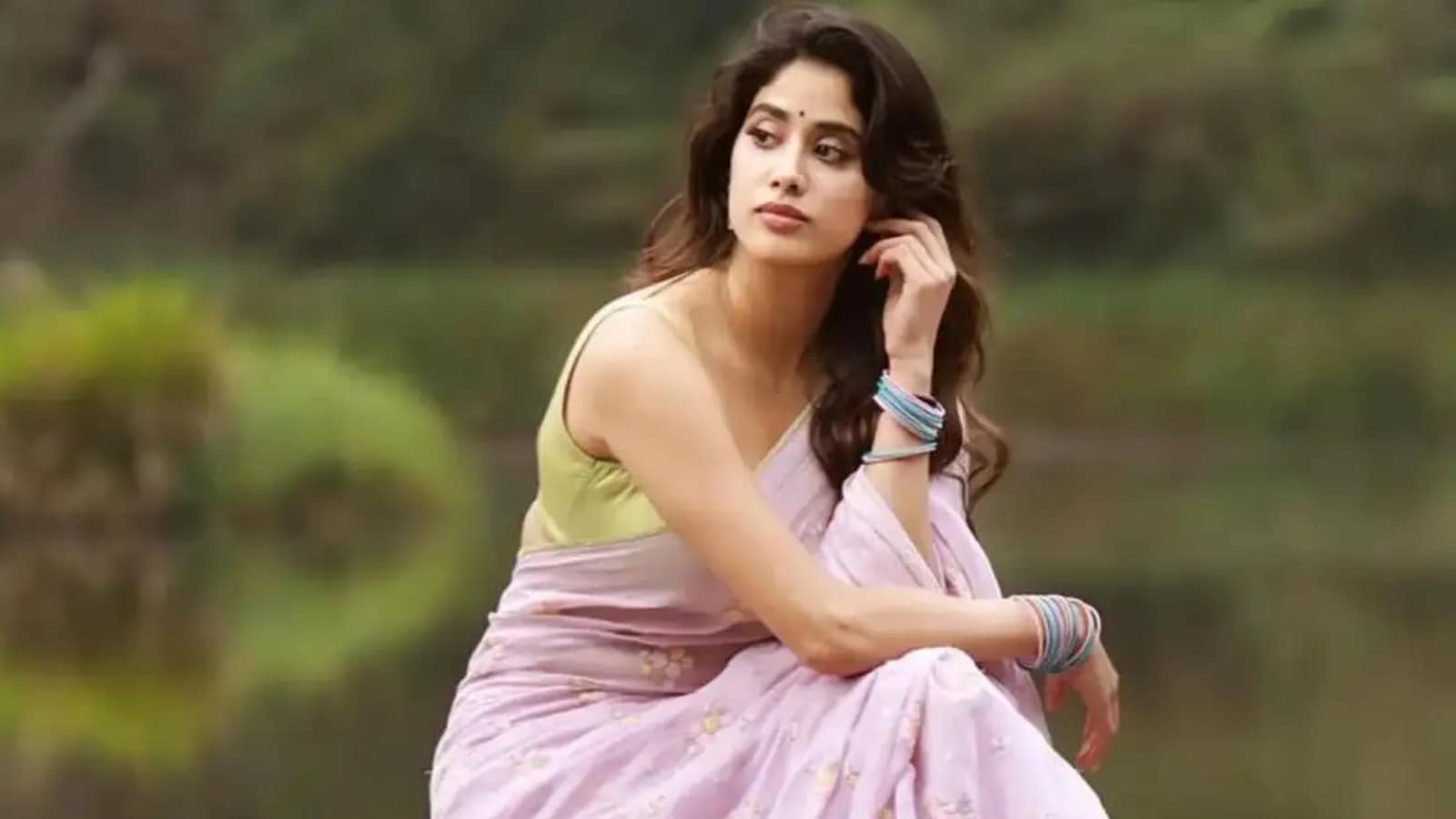 Ahmedabad Plane Crash: Janhvi Kapoor Prays For Passengers, Says Tragedy 'Impossible To Put In ...