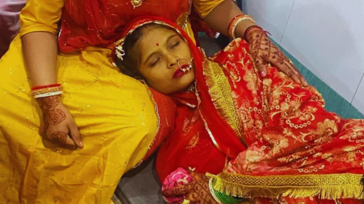 In Sickness & In Health: Groom Turns MP Hospital Into Wedding Venue For ...