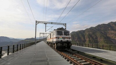 Railway Ministry Brings New Train Classes 3E, Vistadome Under ...