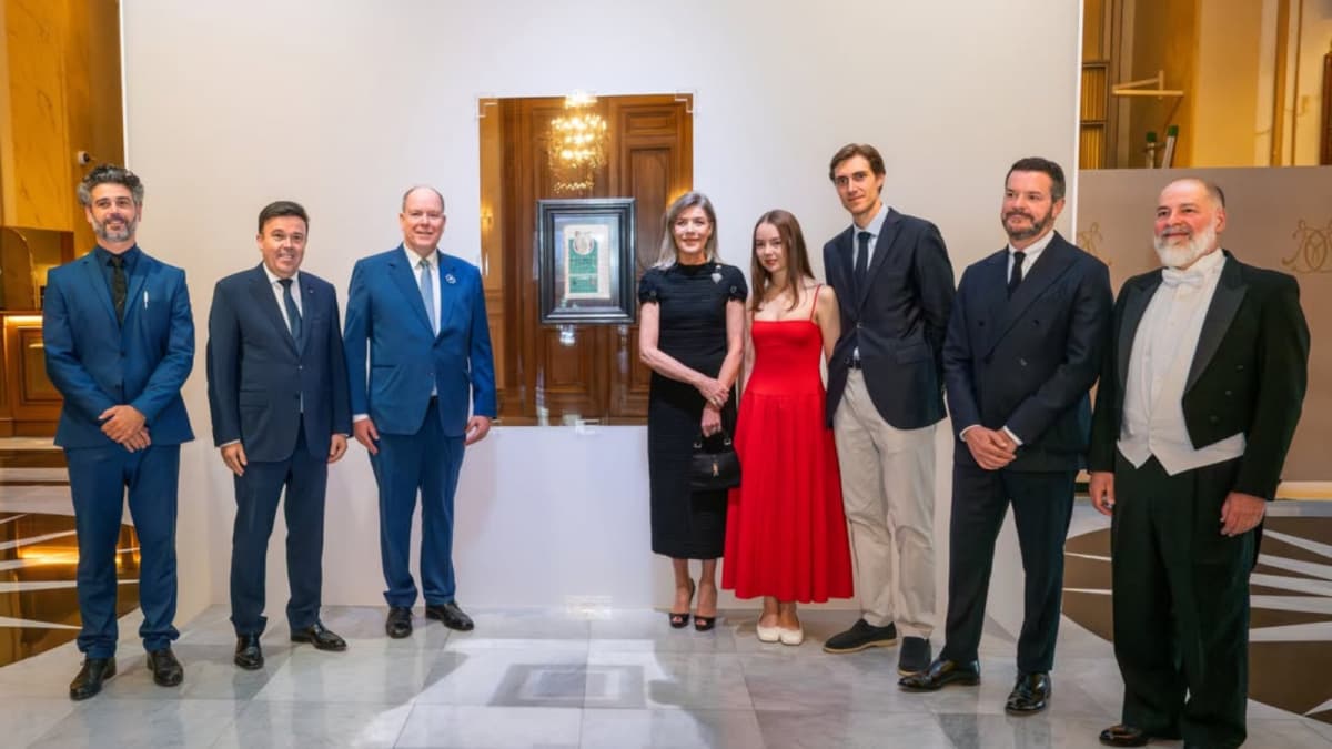 Princess Caroline Of Monaco Slammed For Wearing Controversial ...