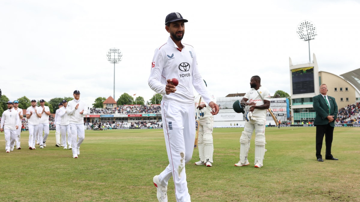 England Crush Zimbabwe By An Innings And 45 Runs To Give India A ...