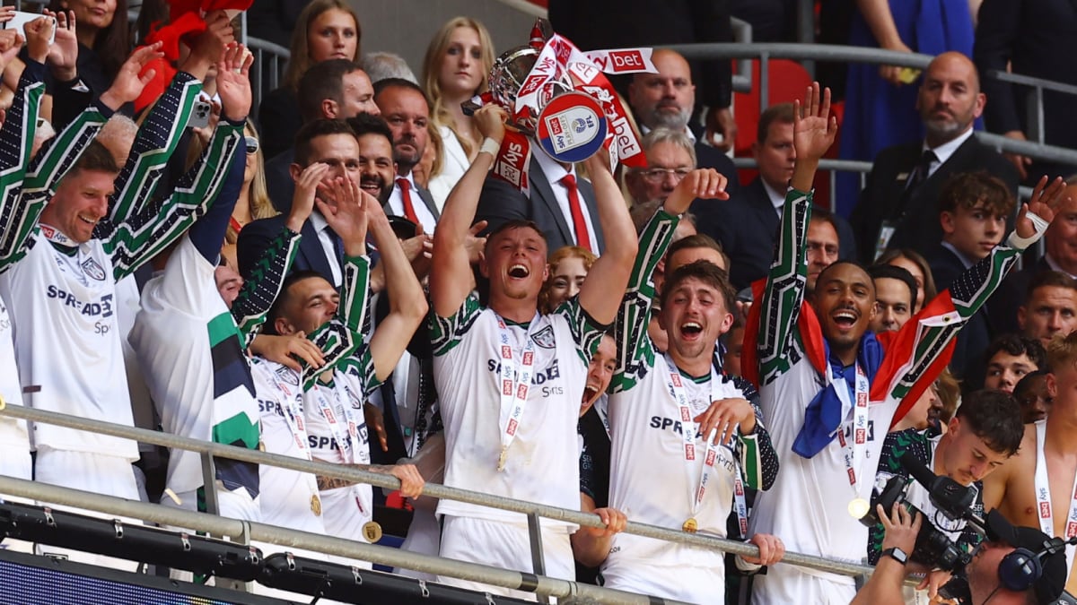 Sunderland Clinch Premier League Promotion With Dramatic Last-Minute ...