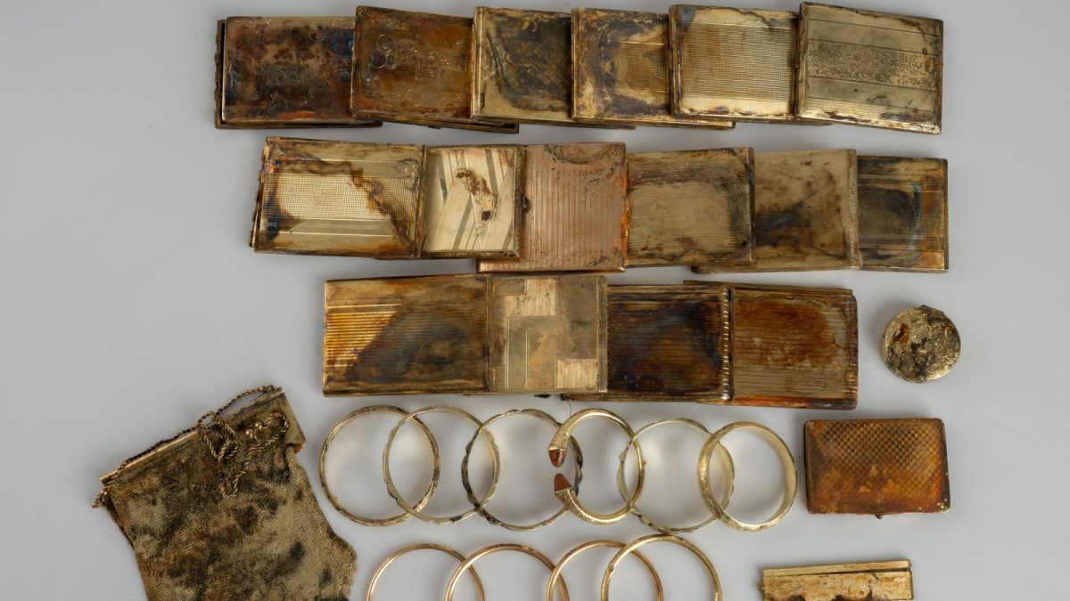 Hikers Discover 7kg Of Gold And Artefacts Worth Rs 2 Crore In Czech ...