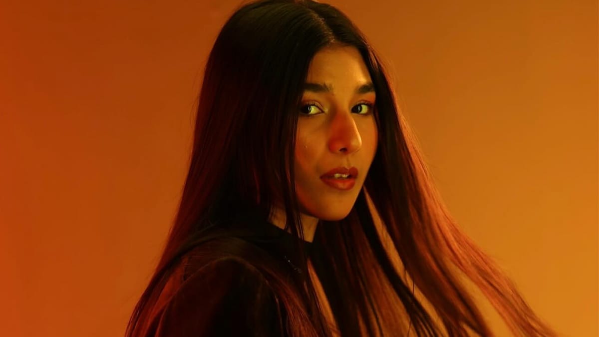 Pasoori Singer Shae Gill Screams 'Pakistan Zindabad'; Faces Backlash for Anti-India Posts ...