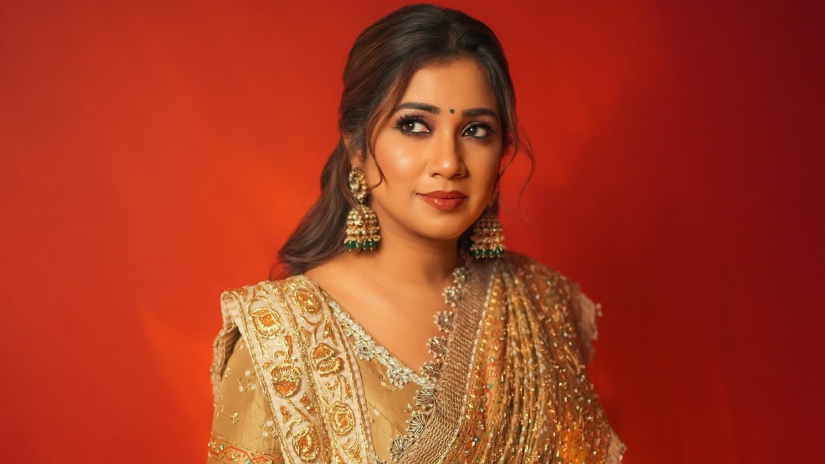 Shreya Ghoshal Pays Stirring Tribute To Armed Forces At Her Concert ...