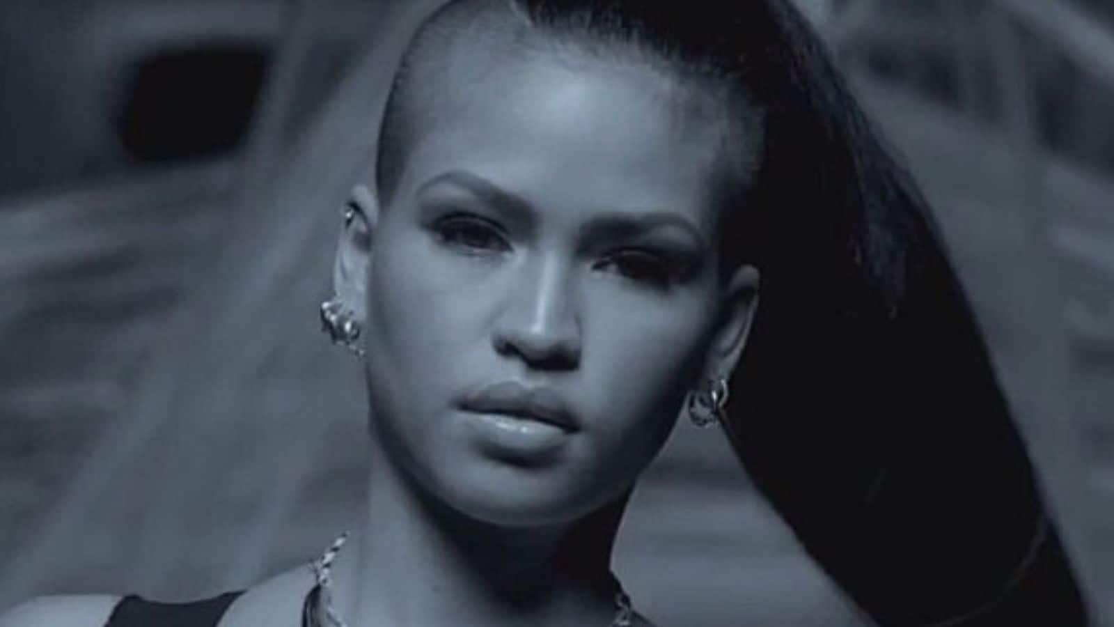 Cassie Ventura Once Tried To Jump From Balcony To Escape Diddy; Here's ...