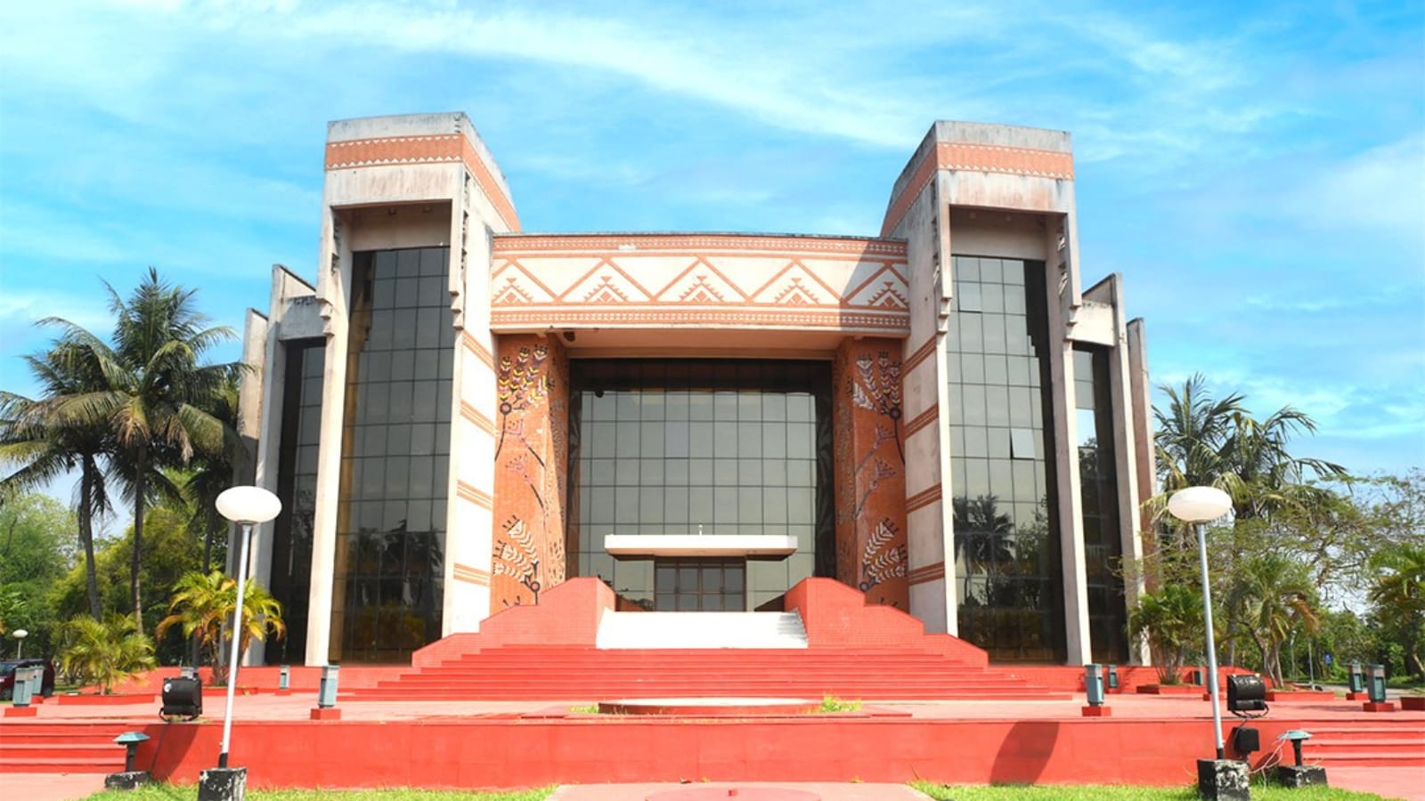IIM Calcutta Gets Full-Time Director After Almost 2 Years, LU VC Takes ...