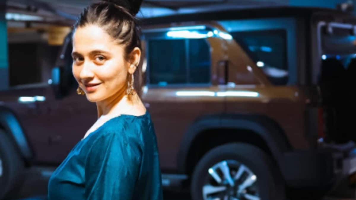 'Born To Drive’ Sanjeeda Shaikh Add A Swanky New Thar Roxx To Her ...