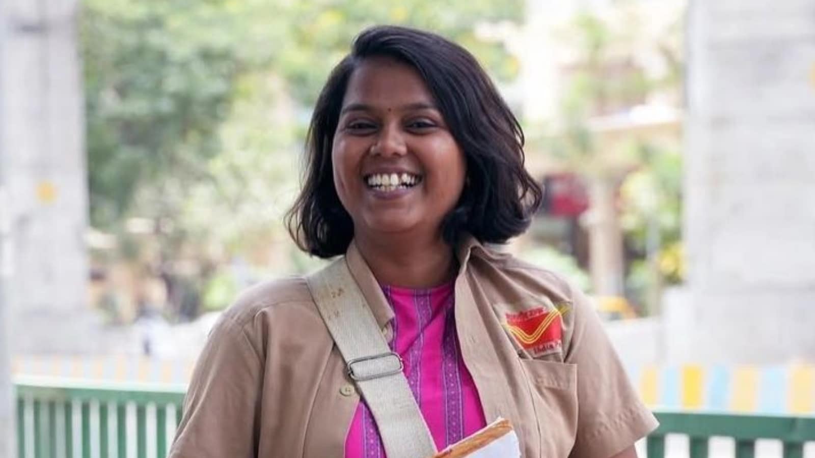 'Yes, We Still Exist!': Meet This Woman Postman Who Has Netizens ...