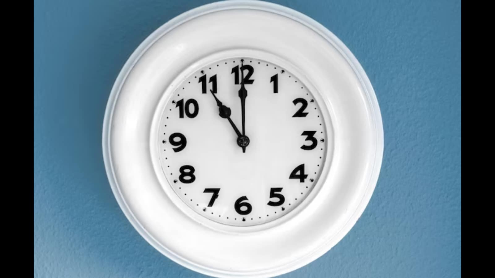 The Mystery Of 11:11: Why This Time Has Everyone Manifesting Their ...