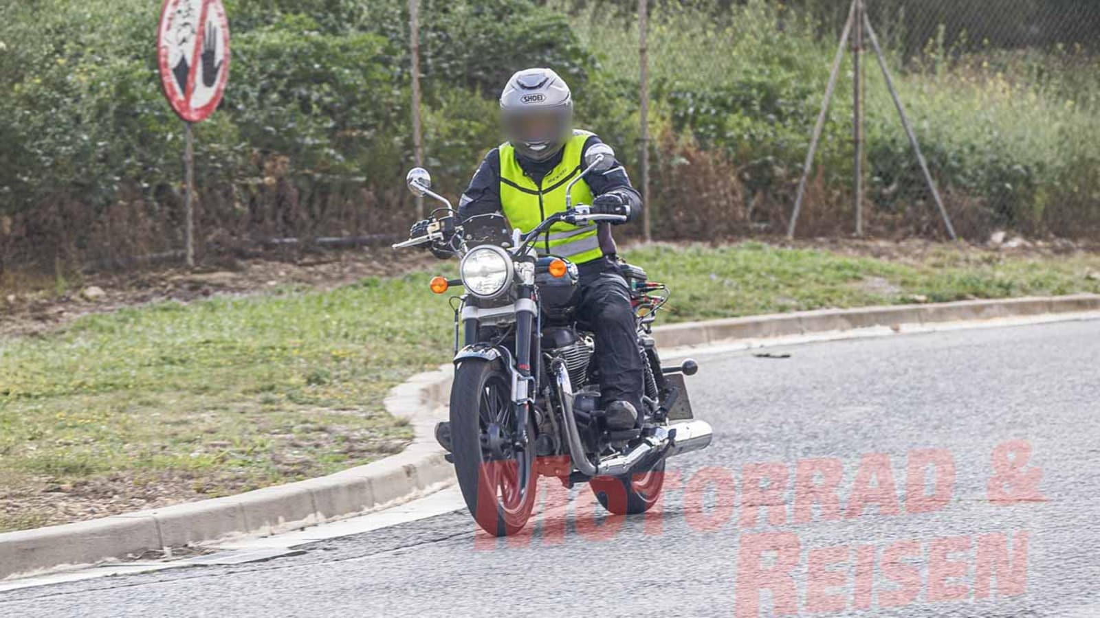 2026 Royal Enfield Super Meteor To Launch Soon In India, Spied During ...