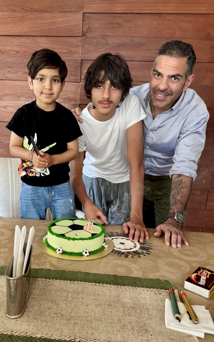 Sunjay Kapur Is Survived By Four Kids From Marriages With Karisma ...