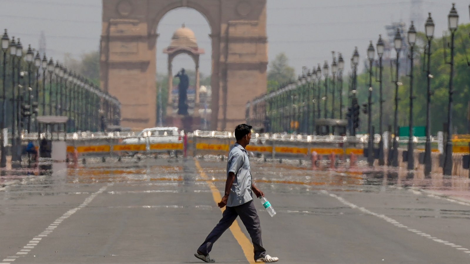 Red Alert In Delhi For Next 3 Days Amid Heatwave, Rain Relief Likely On ...