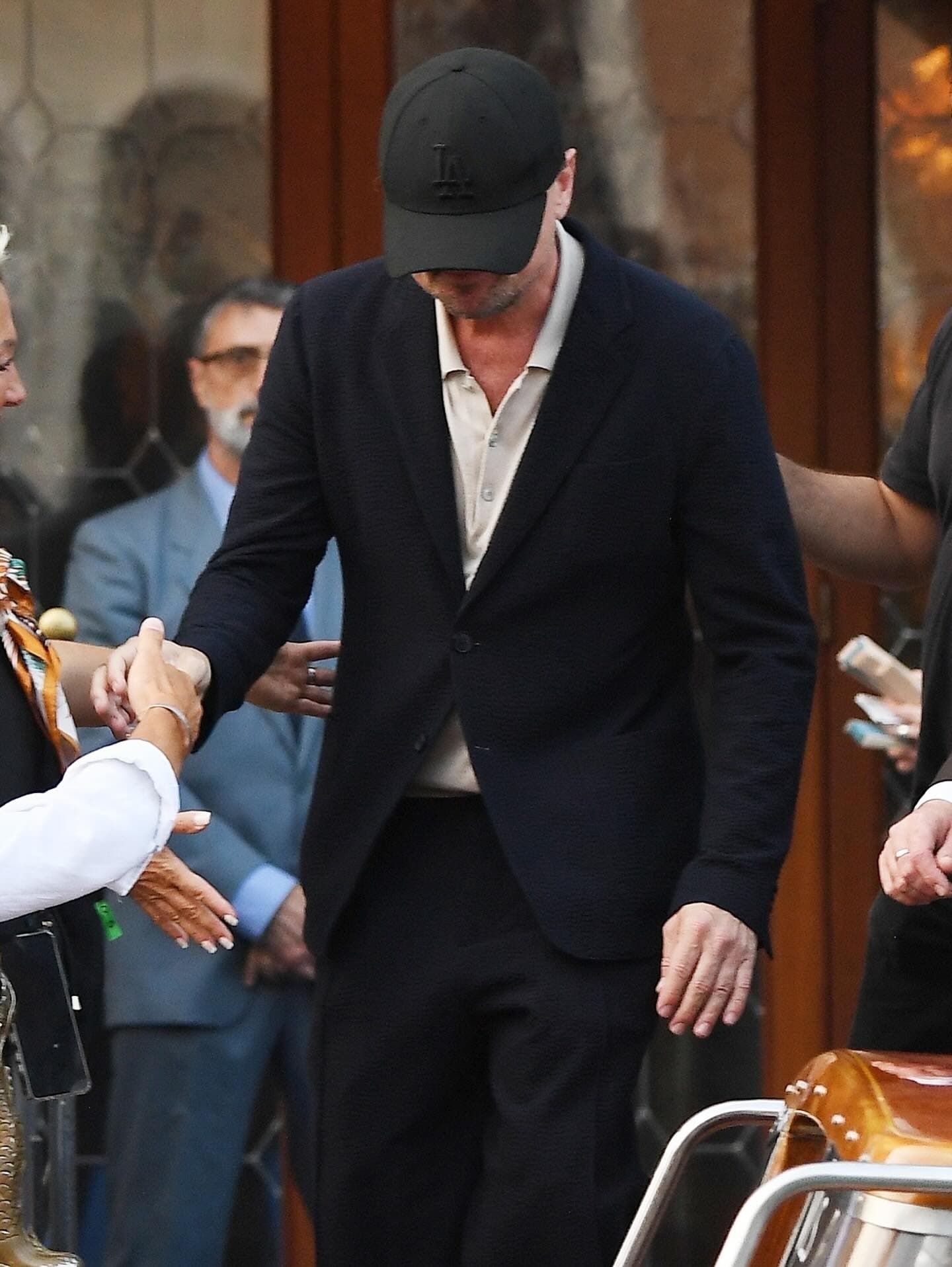 Jeff Bezos And Lauren Sanchez Wedding Photos: Kim Kardashian, Leonardo ...